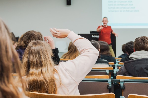 Wat is het verschil tussen universiteit en hogeschool?