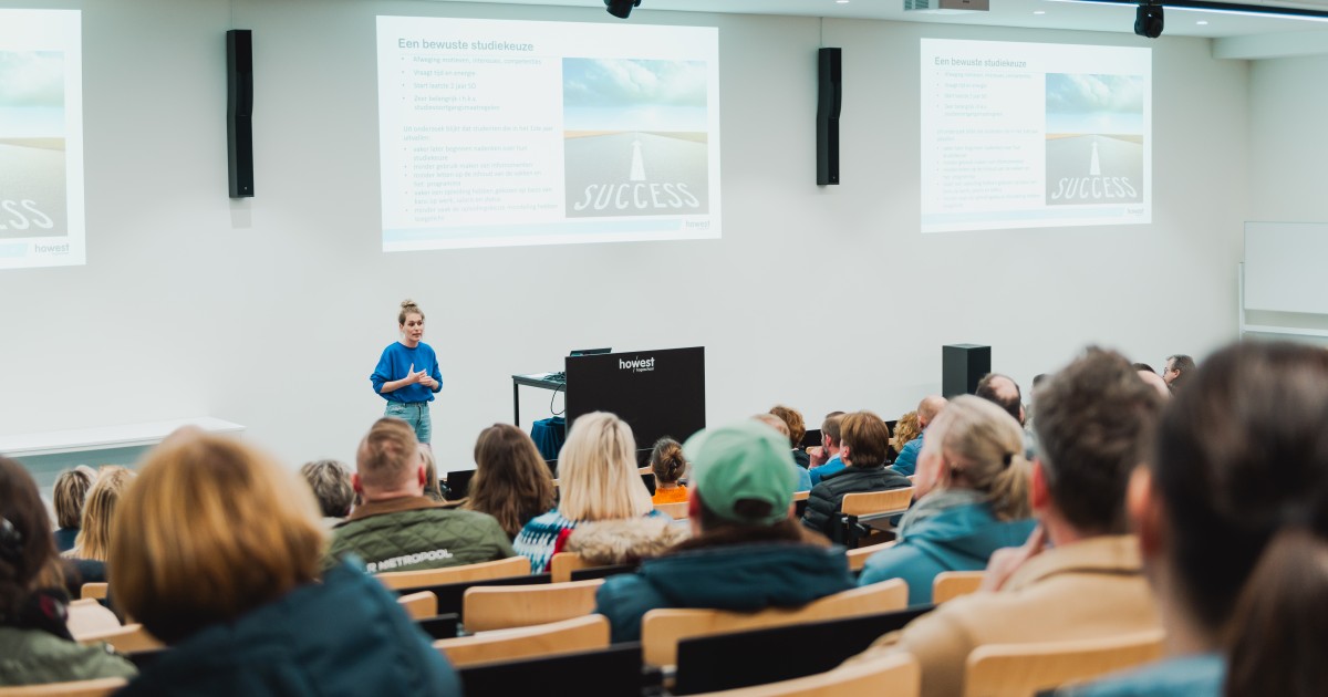 Wat is het verschil tussen het secundair en hoger onderwijs?